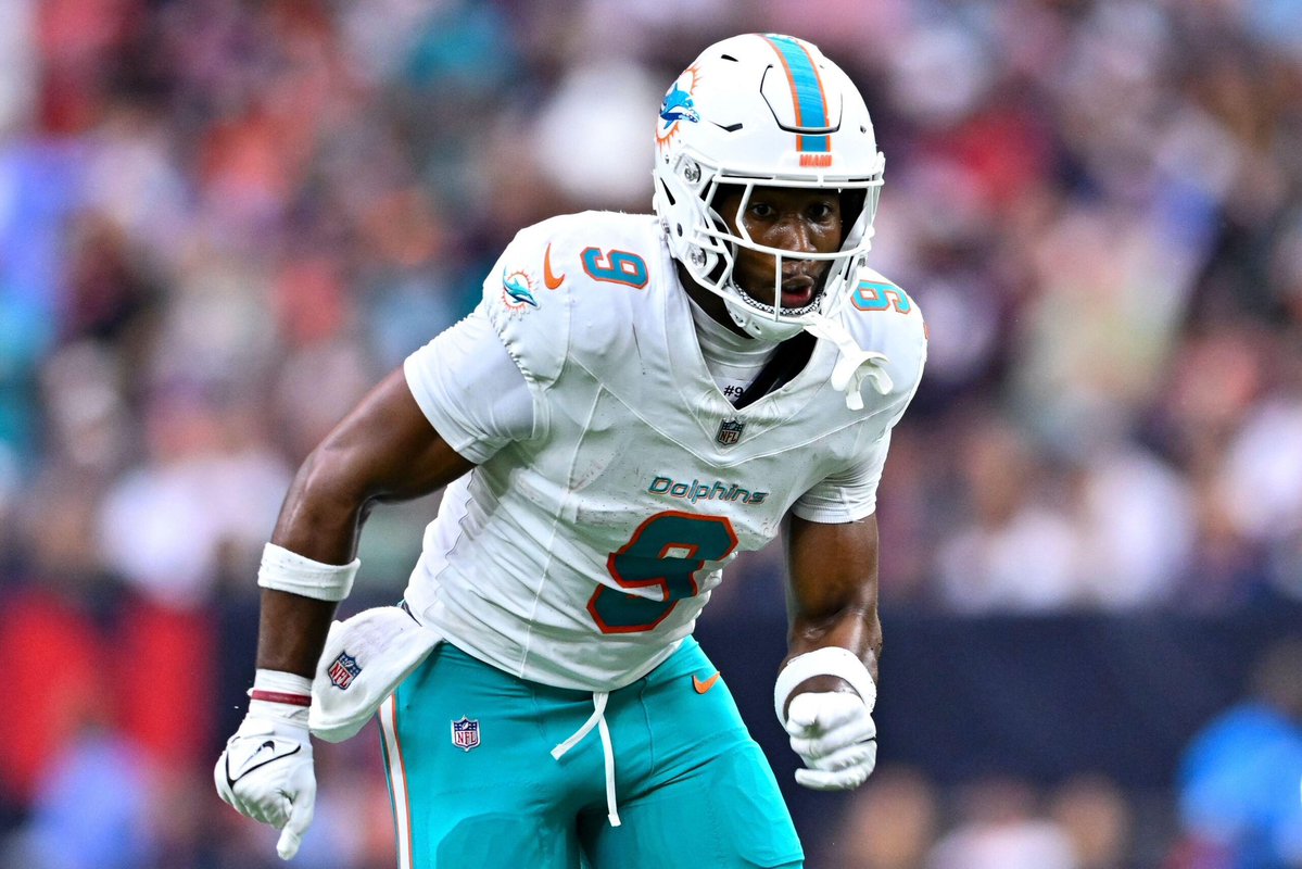 Steelers Add Jonnu Smith; Dolphins Scramble for Replacement Tight End ...