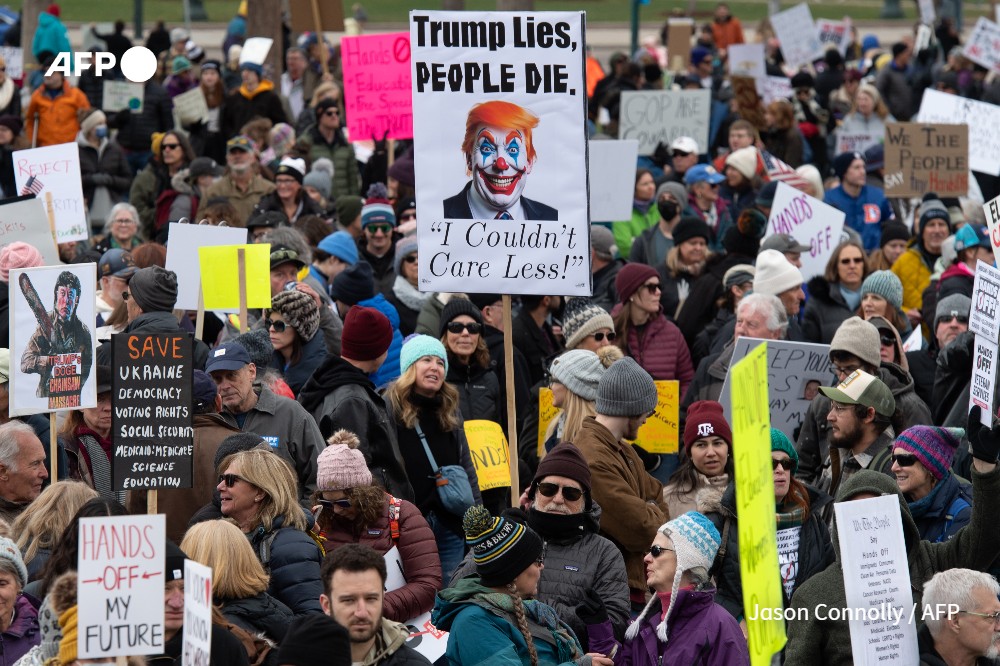 Tens of Thousands Protest Trump's Policies in Dozens of US Cities in ...