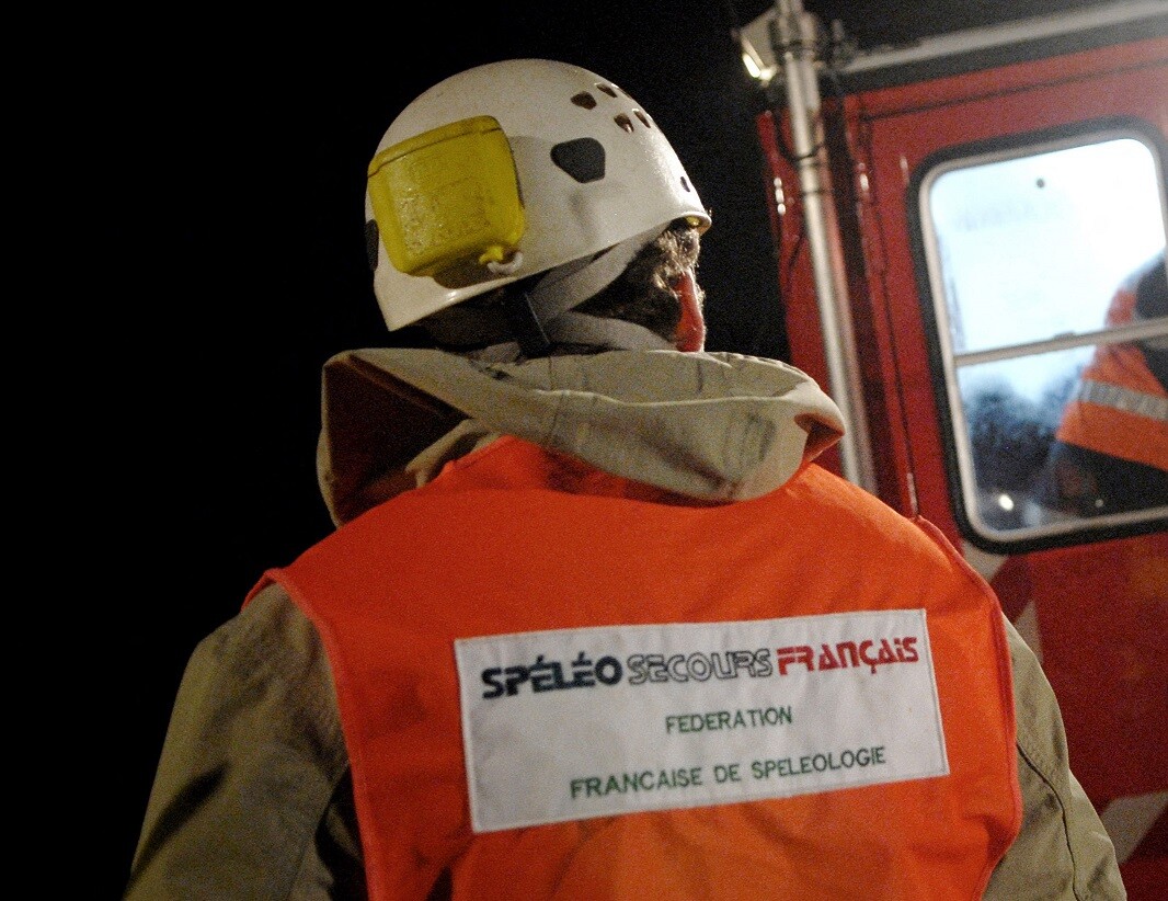 Three Cavers Trapped in Guiers-Mort Cave in Saint-Pierre-de-Chartreuse ...