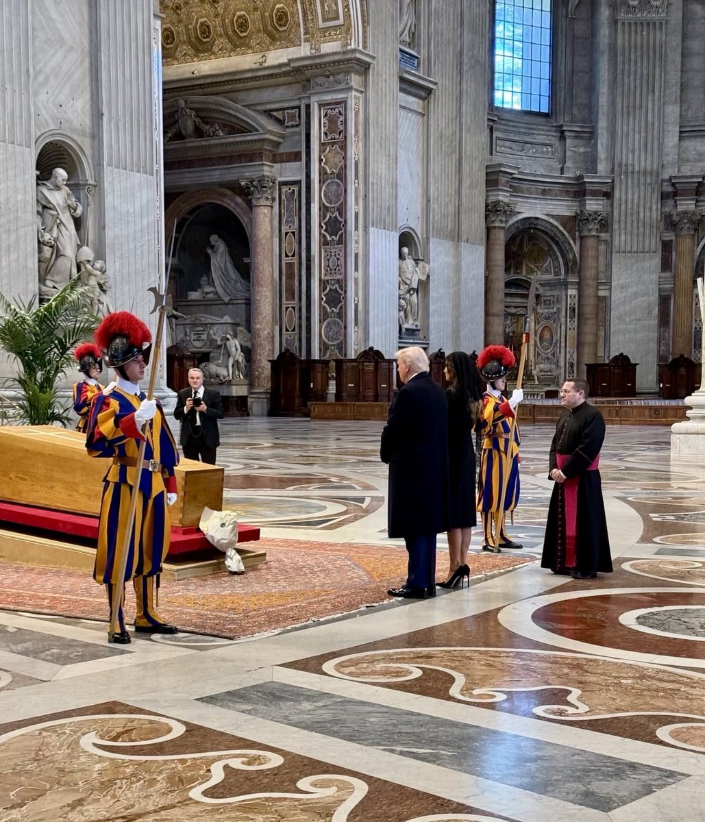 Trump's Blue Suit at Pope Francis's Funeral in St Peter's Square Sparks ...