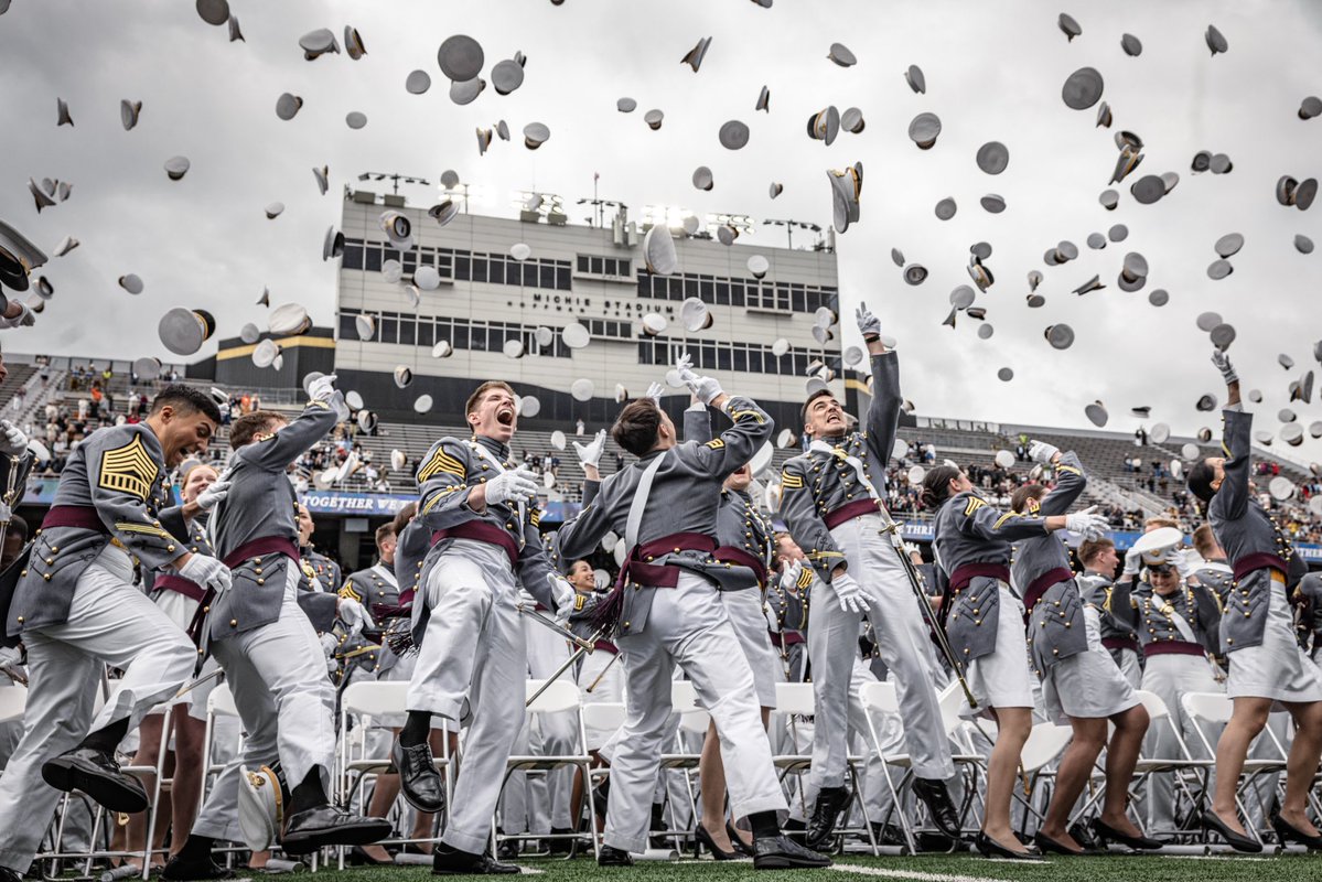 Trump, Vance Address 1,002 West Point and 1,049 Naval Academy Graduates ...