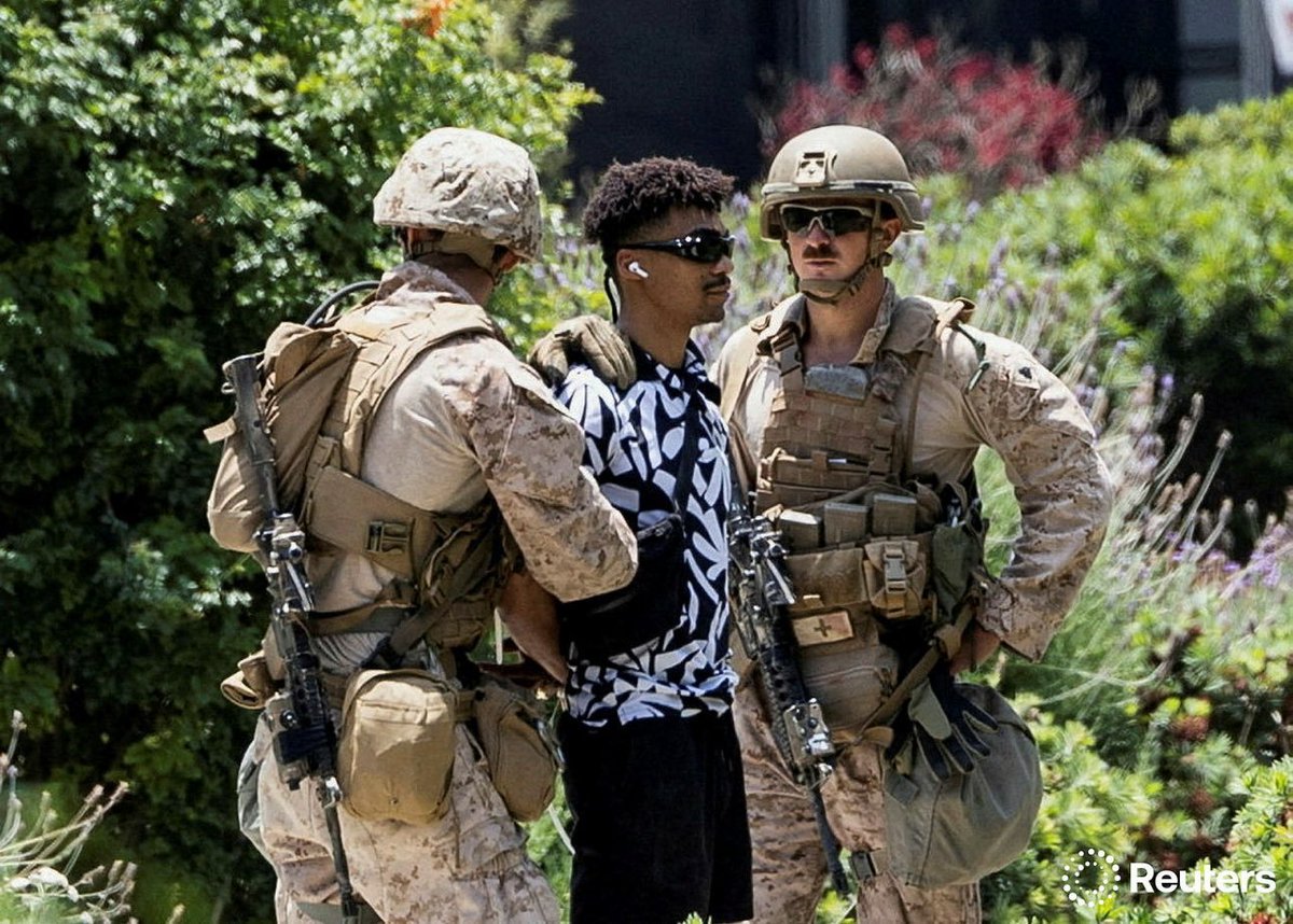 U.S. Marines in Los Angeles Make First Documented Civilian Arrest ...
