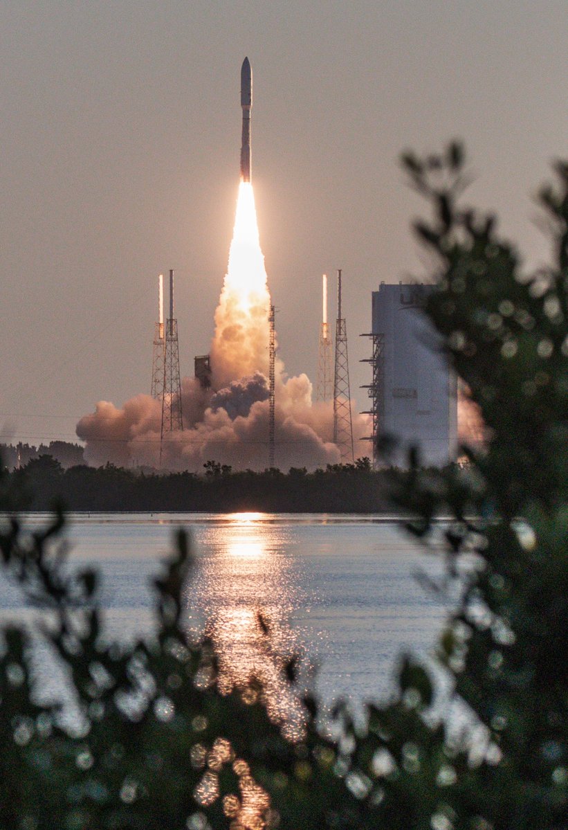 ULA Launches Second Batch of 27 Amazon Project Kuiper Satellites on ...