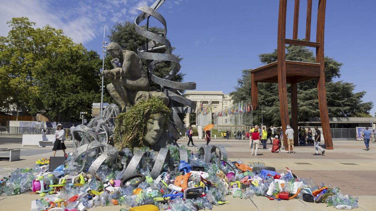 UN Talks in Geneva With Nearly 180 Countries Seek Plastic Pollution ...