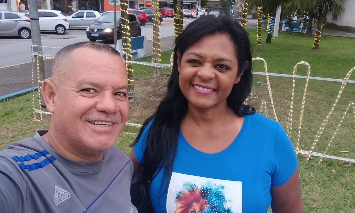 US Funeral Home Sued After Wrong Corpse Dressed in Uncle's Suit Placed ...