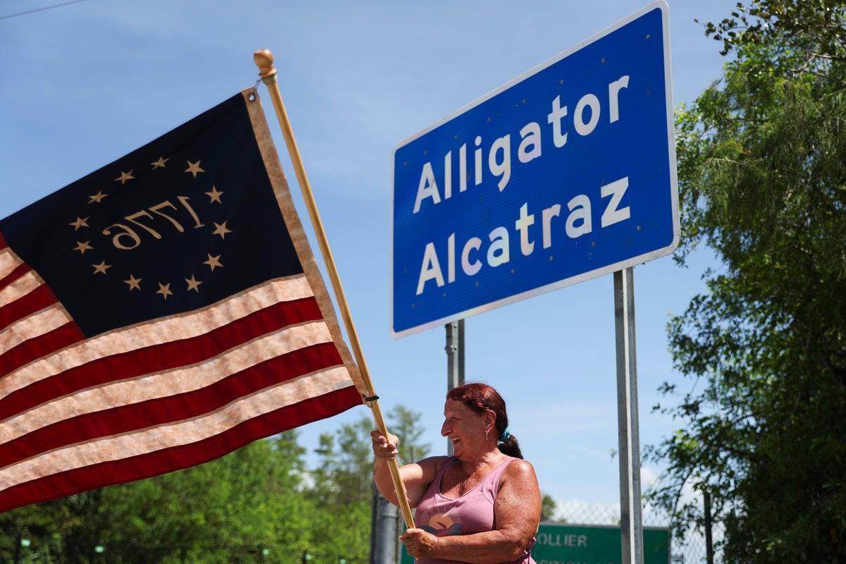 US Starts Deportation Flights From Florida’s ‘Alligator Alcatraz ...