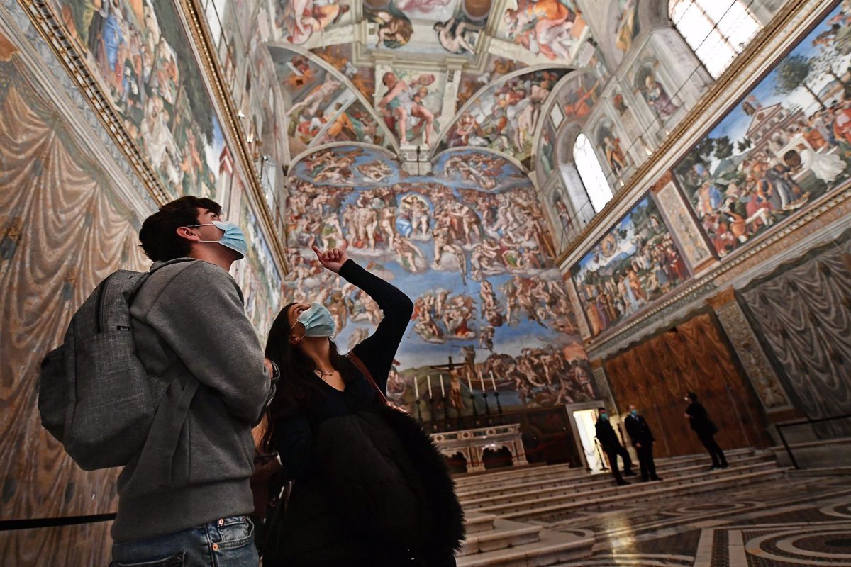 Vatican Closes Sistine Chapel for Papal Conclave to Elect New Pope for 1.4 Billion Catholics ...